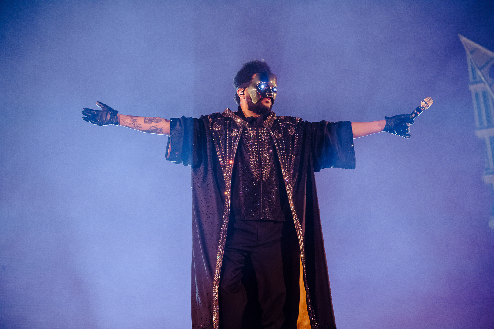PHOTOS + REVIEW — The Weeknd w/ Playboi Carti at Camping World Stadium ...